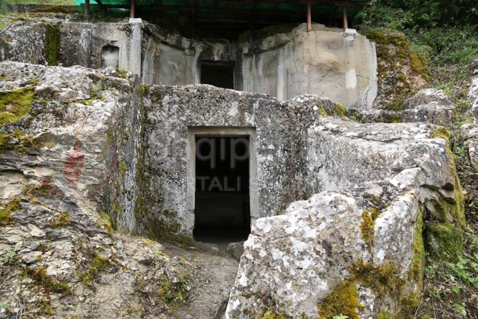 Varreza e Selces. – Shqiperia.com